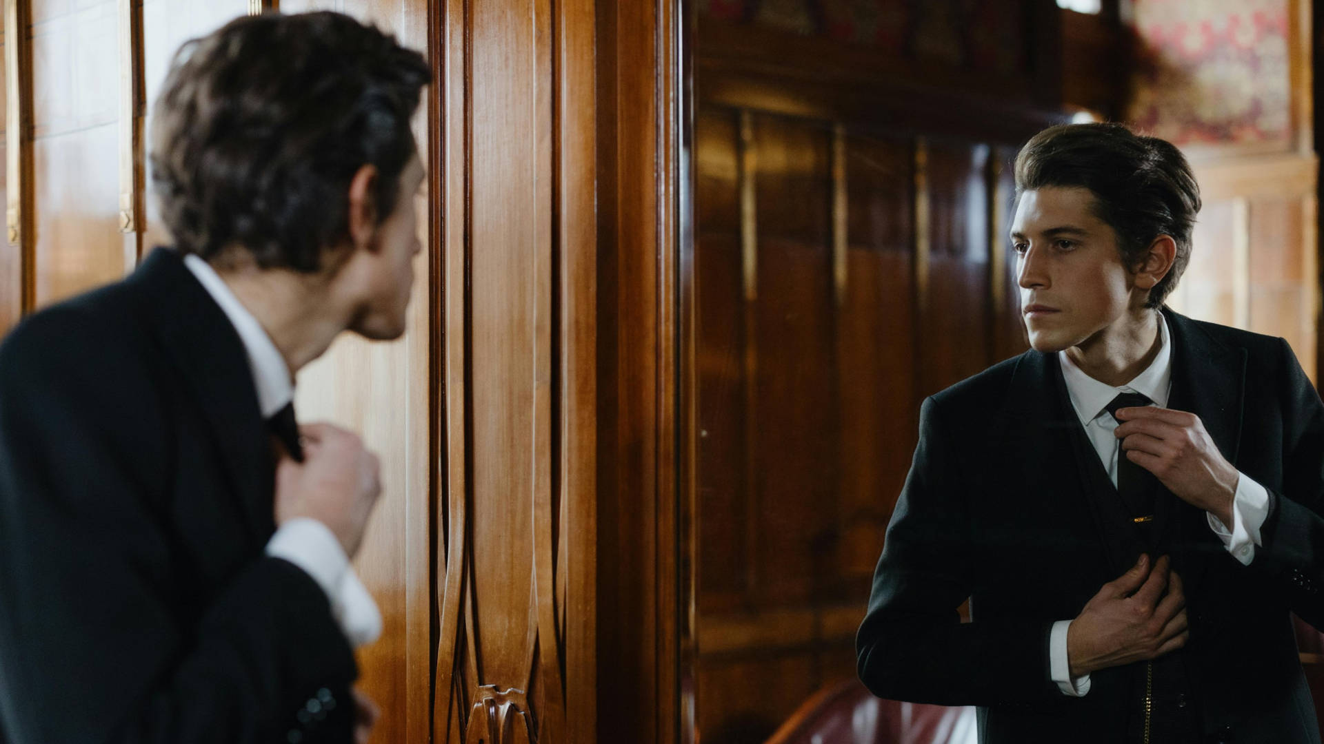 7 Things a Gentleman Does When Meeting Someone New - The League of ...